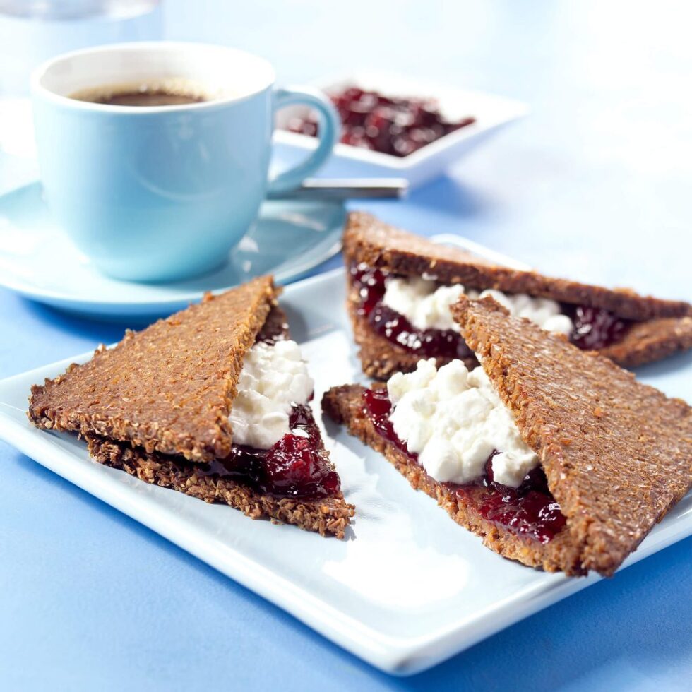 Fries roggebrood met ­kersenjam - Bakkerij Bosman